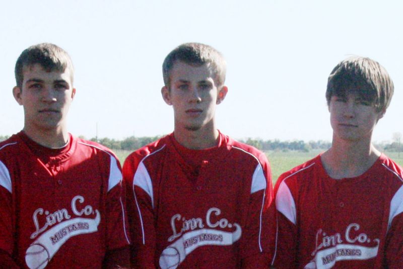 Linn Co R-I - Three Players Named to All-State
